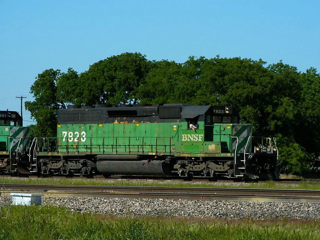 BNSF 7823